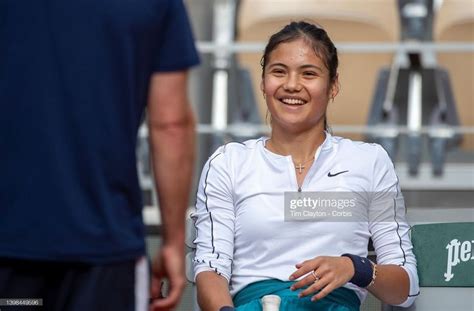 Pin By Robert Ward On Raducanu Bedroom Wall Collage Coat Fashion