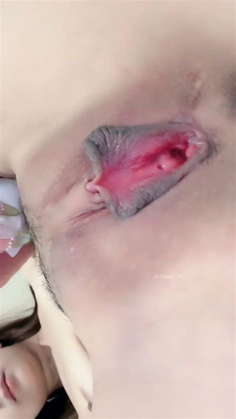 【三个小乖乖】3个刚成年的学生妹下海，兼职收费啪啪 1 Eporner