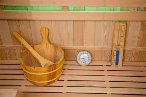 Sauna Sucha Robert Z Piecem Harvia 25 Kw 2 Osobowa 120x110x190cm