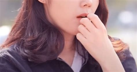 Actress Han Ga In Visits Er After Trying Spicy Buldak Noodles For The