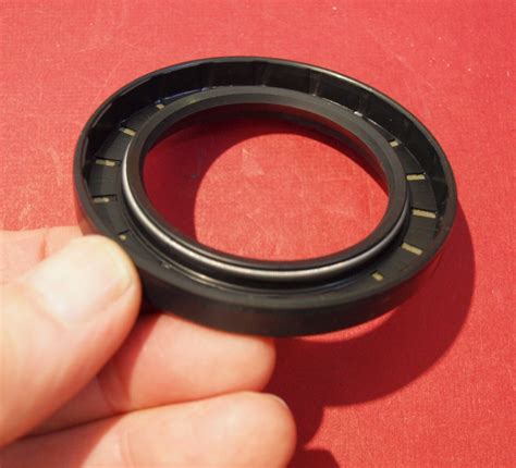 Triumph Timing Cover Oil Seal Front Crank Shaft Oil Seal Ukc1110 Ukc1110