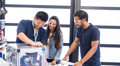 What Is The Difference Between Electrical And Electronic Engineering