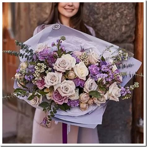 Какие цветы подарить девушке на день рождения
