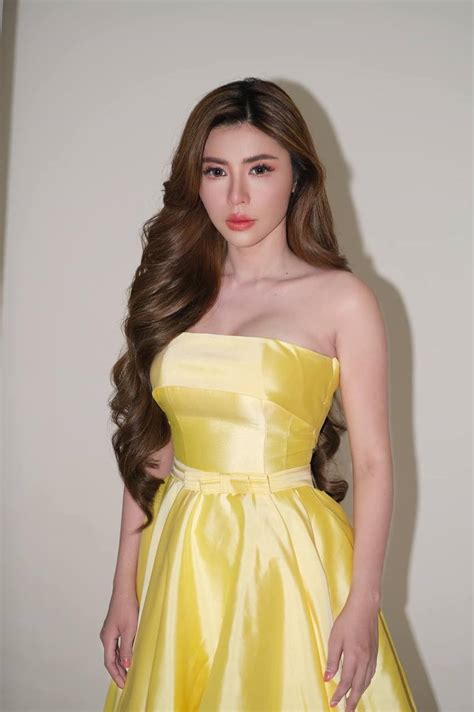 សុខ ពិសី ត្រូវគេសរសើរថាប្លែកទាំងសម្រស់និងដើមទ្រូង សារព័ត៌មាន នគរវត្ត