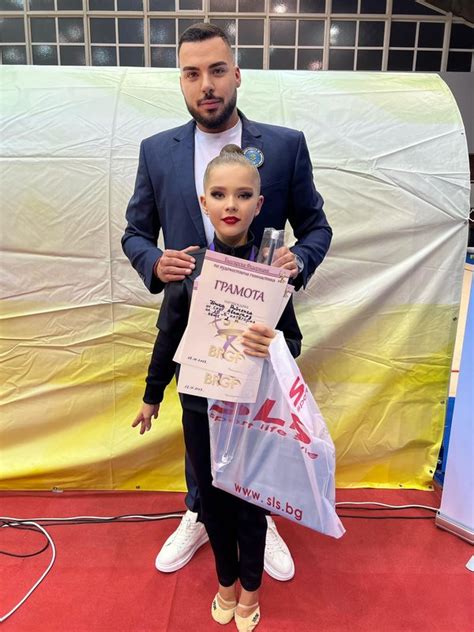 ХУДОЖЕСТВЕНА ГИМНАСТИКА И СРОДНИ СПОРТОВЕ • Виж темата Ника Рибченко