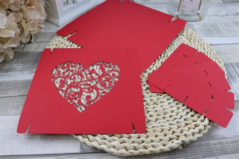 Кутия за 16 бонбона Дантелено сърце 15 х 15 х 4 см 5 бр сладкарски декорации Decor Cake