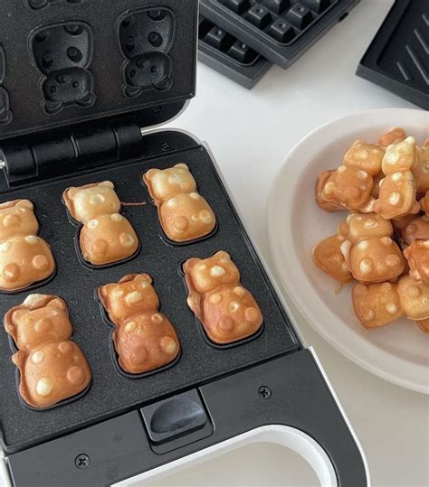 Holydaybaking On Instagram 광고협찬 공구오픈 홈카페 감성 가득💛 보만 곰돌이 간식메이커🧇 홈카페 메뉴~쉽게 만들수 있어요 와플샌드위치