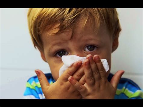 Как лечить сопли чем быстро вылечить у взрослых и у новорожденных