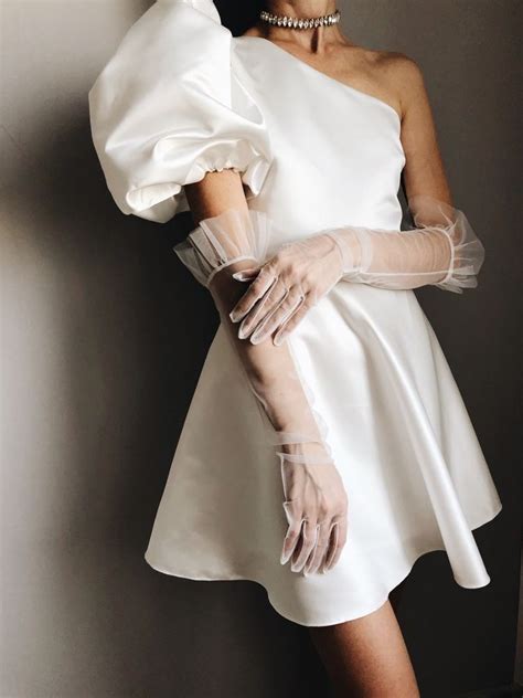 The 12 Best Bridal Gloves For Every Bride Artofit