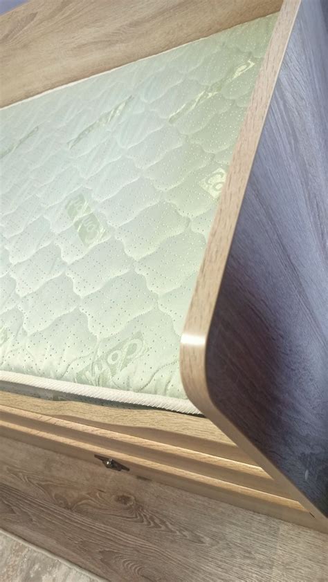 Ліжко з Матрацом Кровать с Матрасом Односпальная Кровать 4 500 грн Меблі для спальні Кривий