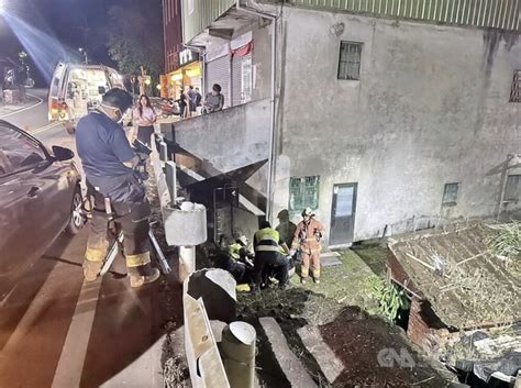 深夜機車自摔釀禍 騎士滑入對向車道遭撞不治