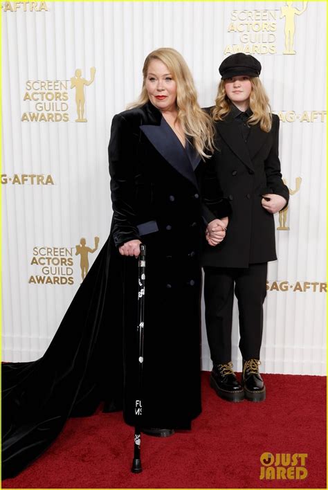 Christina Applegate Gets Support From Daughter Sadie At Sag Awards 2023 Photo 4899556