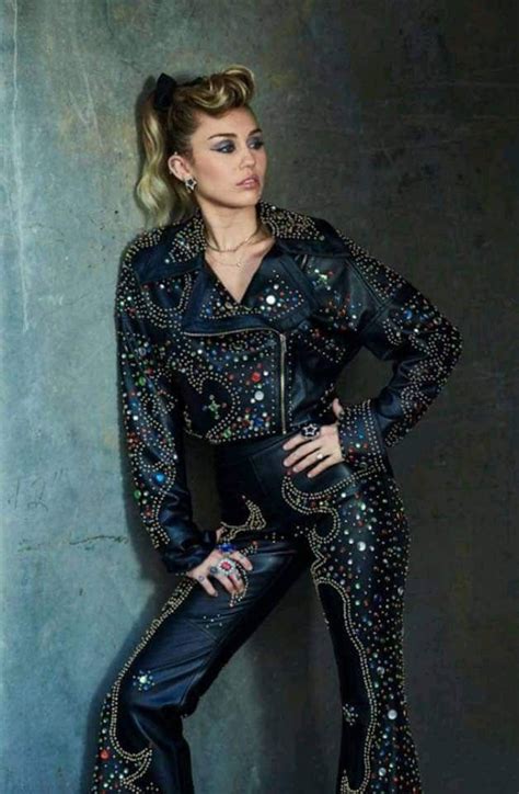 Pin By Molly Day On Miley Cyrus Birthday Party Miley Cyrus Pictures