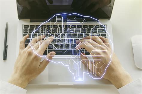 배경에 컴퓨터 키보드에 손으로 입력창조적 인 인간의 뇌 마이크로 회로의 이중 노출 미래 기술 및 Ai 개념 공부에 대한 스톡 사진 및 기타 이미지 Istock