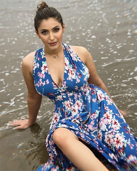 Shivangi Verma ఖతర్నాక్ పోజులతో కవ్విస్తున్న శివంగి వర్మ Namasthe
