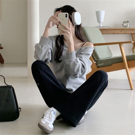 저가상품비교불가 🍂어텀위크쿠폰팩 오프 사선 브이넥 셔츠 세미크롭 니트 맨투맨 Ts3881