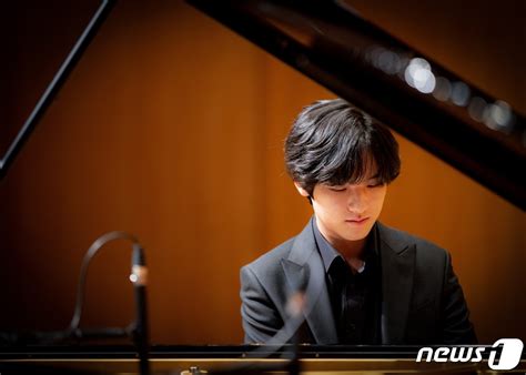 피아니스트 임윤찬 반 클라이번 콩쿠르 역대 최연소 우승 종합 뉴스1