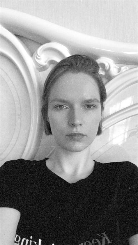 julia zakharova medium