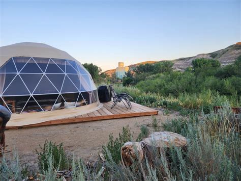 6 Dome Saharasunset 1queen P W Camping In Drumheller