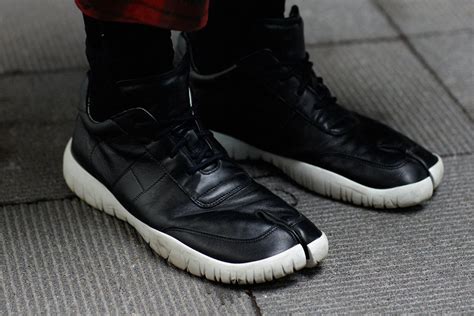 Tabi Footwear A Guide To The Japanese Split Toed Shoe