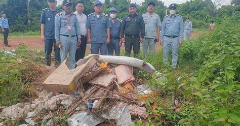 សាច់បង្កកខូចគុណភាព ៣២៥គីឡូក្រាម ដែលឈ្មួញលួចនាំចូលពីប្រទេសវៀតណាម ត្រូវដុតកម្ទេចចោល នៅខេត្តកំពត