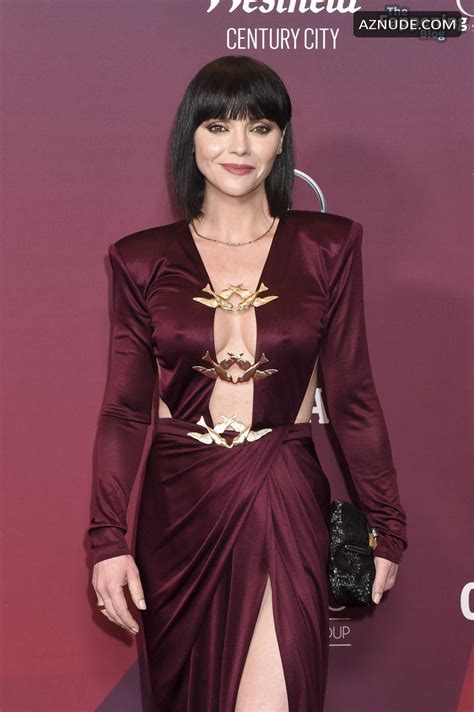 Christina Ricci Sexy Shows Off Her Hot Tits At The 25th Costume