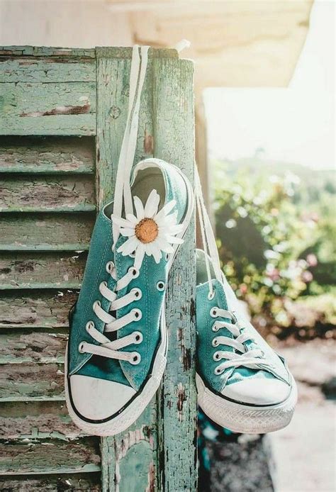 Pin By Jkd 🌸🌸 On Converse All Stars Converse Photography Aesthetic