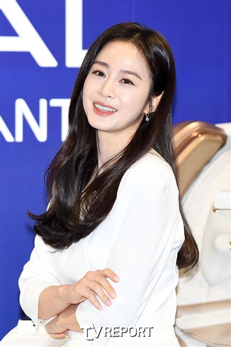 [t포토] 김태희 40대라곤 안믿기는 미모