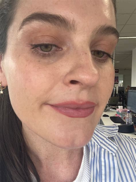 I Tried The Kardashians Makeup Artists Lip Liner Hack