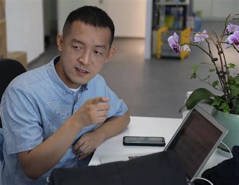 The Many Faces Of China Maths Genius Liu Zhiyu 35 Monk Husband