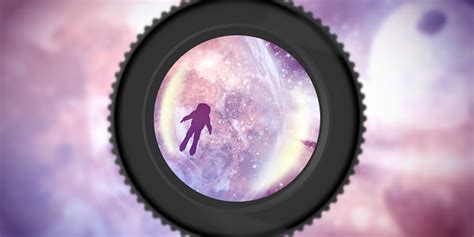 별들로 가득 찬 우주 추상적인 행성과 망원경 렌즈에 있는 우주 비행사의 실루엣 3d 렌더링 감시에 대한 스톡 사진 및 기타