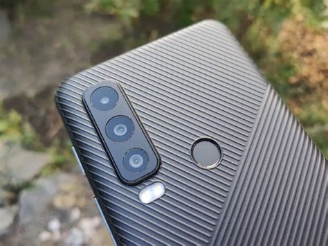 Motorola Defy 2 броньовик із супутниковим звязком Root