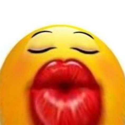 Kissing Memes Funny