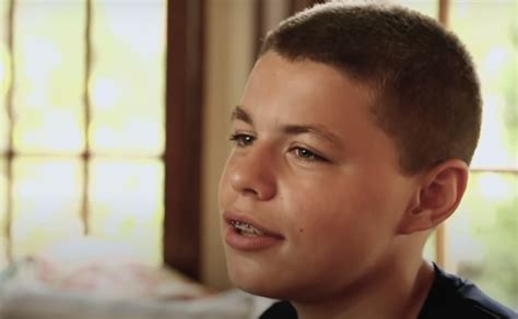 Ich F Hle Mich Ungew Hnlich Der Junge Schafft Es Orangen Und Eier Komplett In Den Mund Zu