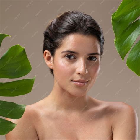 Portrait De Jeune Femme Naturelle Photo Gratuite
