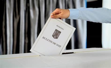 Конституційний суд Румунії вимагає заново провести президентські вибори в країні — подробиці