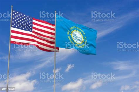 푸른 하늘 배경 위에 미국 및 사우스 다코타 플래그입니다 3 차원 일러스트 레이 션 사우스다코타에 대한 스톡 사진 및 기타 이미지 사우스다코타 정부 0명 Istock