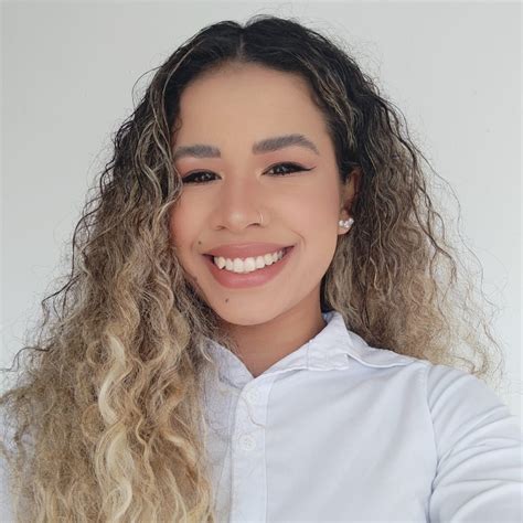 Ana Carolyne Soares Curitiba Paraná Brasil Perfil Profissional