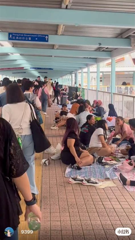 蹲就沒素質內地客：外傭坐天橋香港人雙重標準 香港頭條