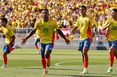 La Selección Colombia Y Su Nueva Camiseta Detalles De Una Prenda De