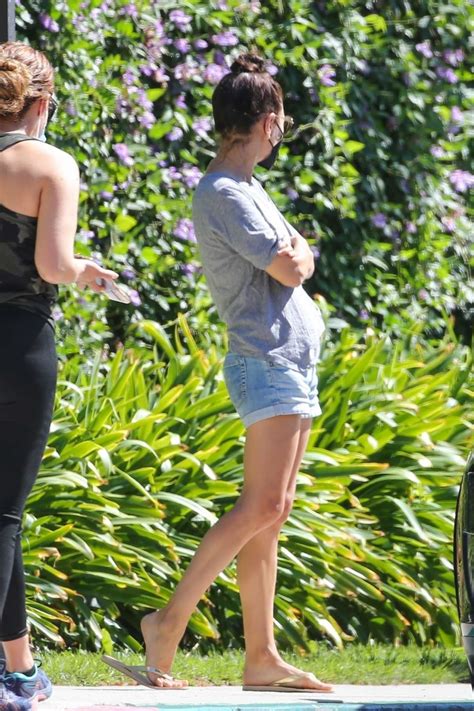 Mila Kunis In A Grey Tee Was Seen Out In Beverly Hills 09282021 5