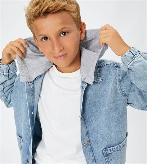 اشتري كوتون جاكيت دنيم بجيوب بهودي بلون أزرق 6ستريت المملكة العربية