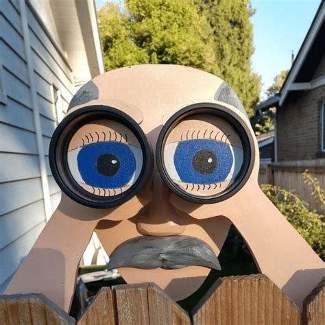 Dengmore Binocular Spying Fence Peeker Yard Art Garden Nosy Neighbor