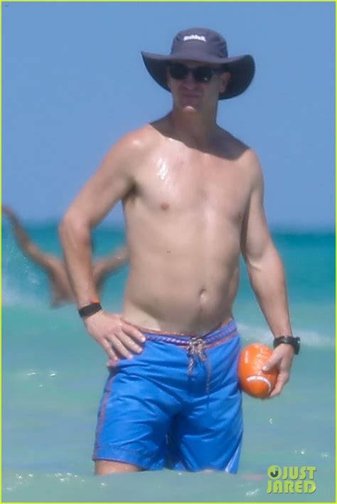 Photo Peyton Manning Shirtless At The Beach 02 Photo 4492977 Just