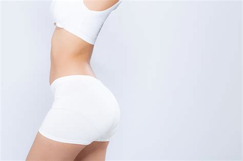 근접 촬영 아시아 여자 아름 다운 몸 다이어트 흰색 배경에 고립 셀 룰 라이트 또는 칼로리 건강 및 웰빙 개념 모델 여자 체중 슬림 가냘픈에 대한 스톡 사진 및 기타 이미지