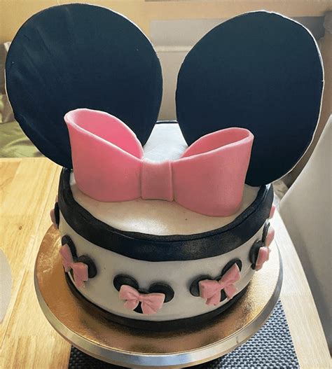 Mini Mouse Birthday Cake Ideas Images Pictures
