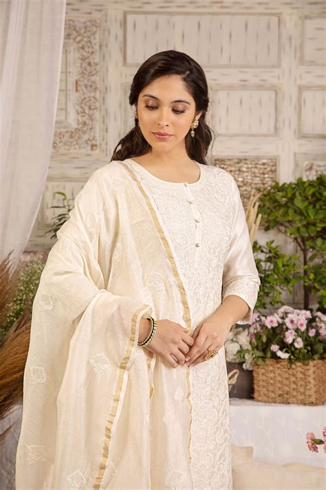 Chikankari Jaali Booti Dupatta Nandini Agarwal
