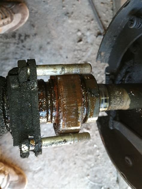 Подшипник задней полуоси — Chevrolet Niva, 1,7 л, 2004 года | поломка ...