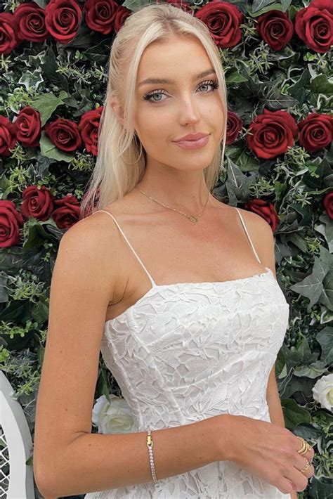 Taylor Fritzs Girlfriend Morgan Riddle Rocks Bikini Before Us Open