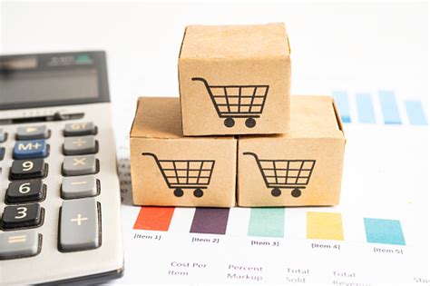 그래프 배경에 돋보기가있는 상자에 장바구니 로고 은행 계좌 투자 분석 연구 데이터 경제 거래 비즈니스 수입 수출 운송 온라인 회사 개념 검사 보기에 대한 스톡 사진 및 기타